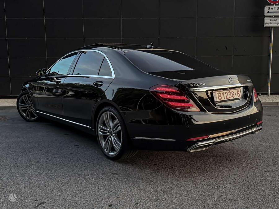 Black Mercedes-Benz S 400 2017 in Siauliai, with an engine capacity of 2.93 L and mileage of 212 thousand km for 41000 €, photo 4 on AUTOMOTO.COM.LV