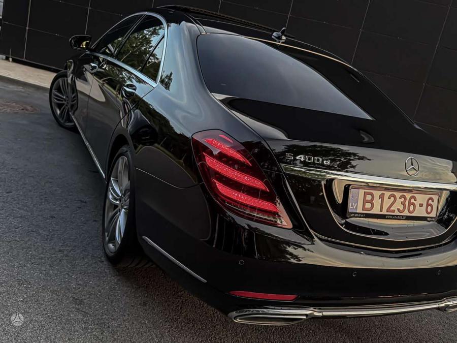 Black Mercedes-Benz S 400 2017 in Siauliai, with an engine capacity of 2.93 L and mileage of 212 thousand km for 41000 €, photo 7 on AUTOMOTO.COM.LV