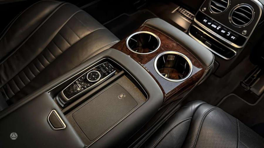 Black Mercedes-Benz S 400 2017 in Siauliai, with an engine capacity of 2.93 L and mileage of 212 thousand km for 41000 €, photo 15 on AUTOMOTO.COM.LV