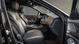 Black Mercedes-Benz S 400 2017 in Siauliai, with an engine capacity of 2.93 L and mileage of 212 thousand km for 41000 €, photo 16 on AUTOMOTO.COM.LV