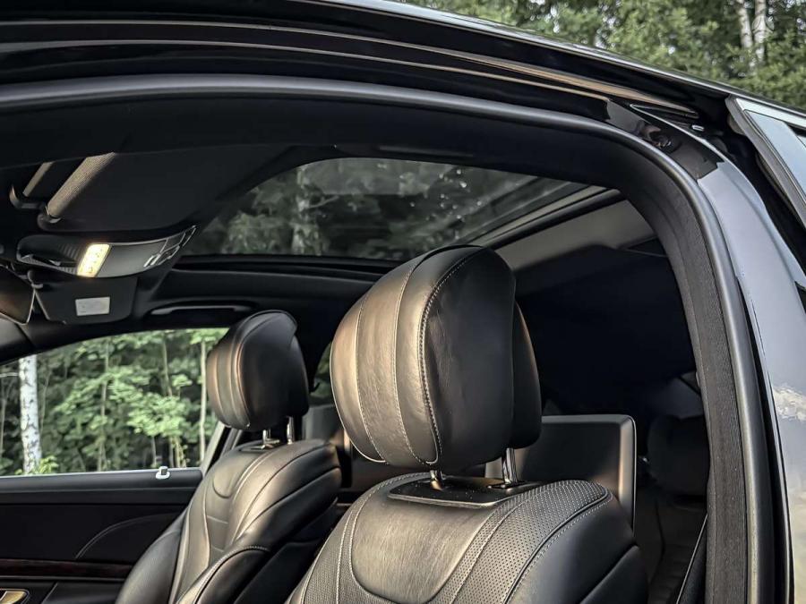 Black Mercedes-Benz S 400 2017 in Siauliai, with an engine capacity of 2.93 L and mileage of 212 thousand km for 41000 €, photo 19 on AUTOMOTO.COM.LV