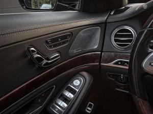 Black Mercedes-Benz S 400 2017 in Siauliai, with an engine capacity of 2.93 L and mileage of 212 thousand km for 41000 €, photo 25 on AUTOMOTO.COM.LV
