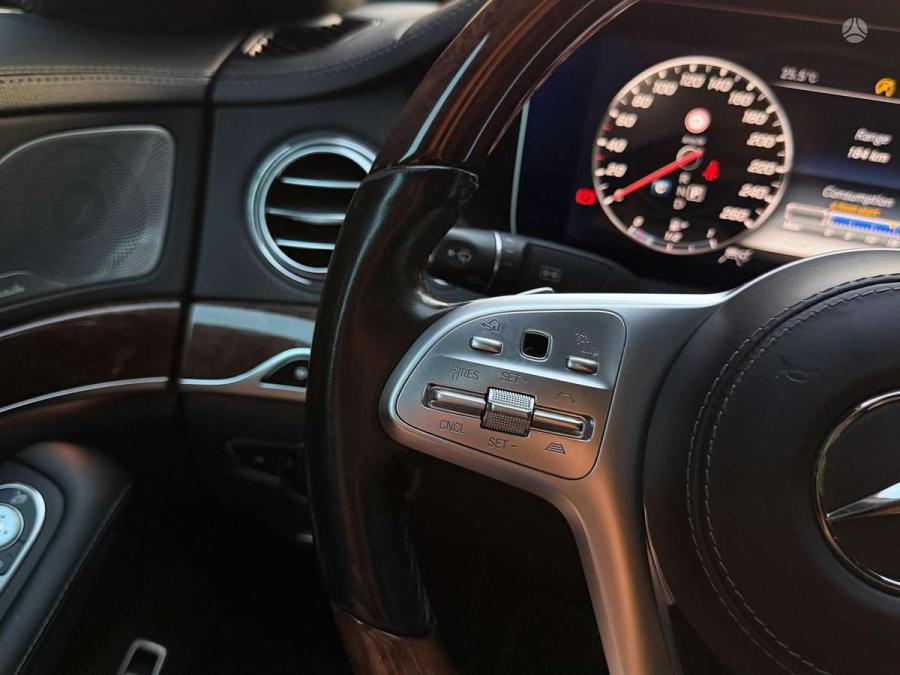 Black Mercedes-Benz S 400 2017 in Siauliai, with an engine capacity of 2.93 L and mileage of 212 thousand km for 41000 €, photo 28 on AUTOMOTO.COM.LV