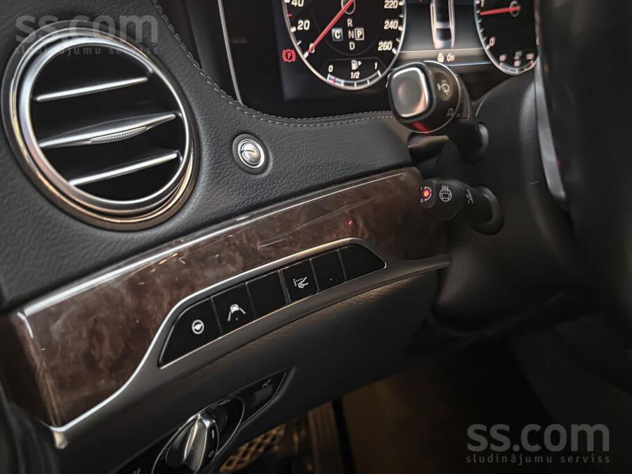 Black Mercedes-Benz S 400 2017 in Jelgava, with an engine capacity of 3.00 L and mileage of 214 thousand km for 41800 €, photo 19 on AUTOMOTO.COM.LV