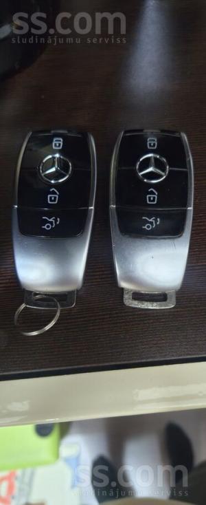 Melns Mercedes-Benz S 400 2017 Rīga, ar dzinēja tilpumu 3.00 L un nobraukumu 203 tūkst. km par 39500 €, foto 12 vietnē AUTOMOTO.COM.LV