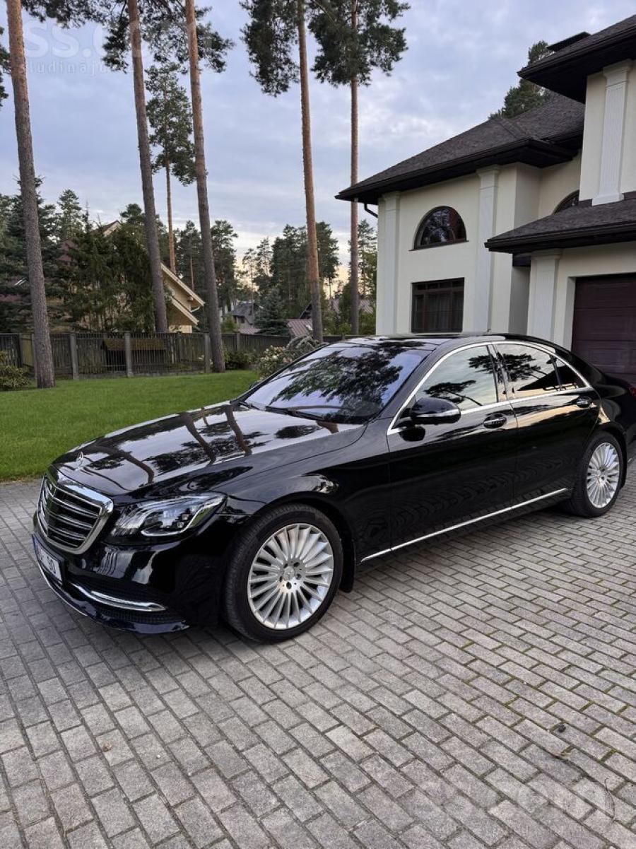Black Mercedes-Benz S 400 2019 in Riga, with an engine capacity of 3.00 L and mileage of 74 thousand km for 56000 €, photo 1 on AUTOMOTO.COM.LV