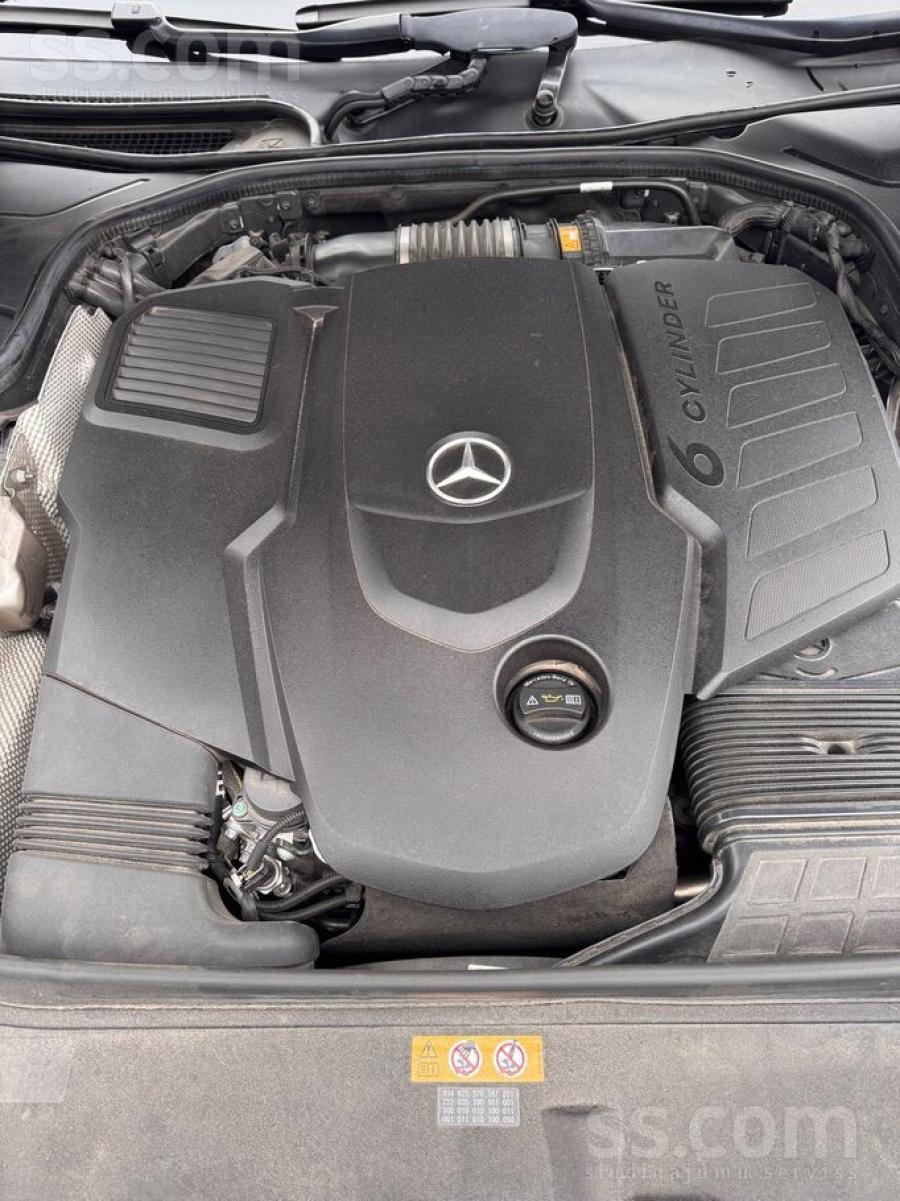 Black Mercedes-Benz S 400 2019 in Riga, with an engine capacity of 3.00 L and mileage of 74 thousand km for 56000 €, photo 10 on AUTOMOTO.COM.LV