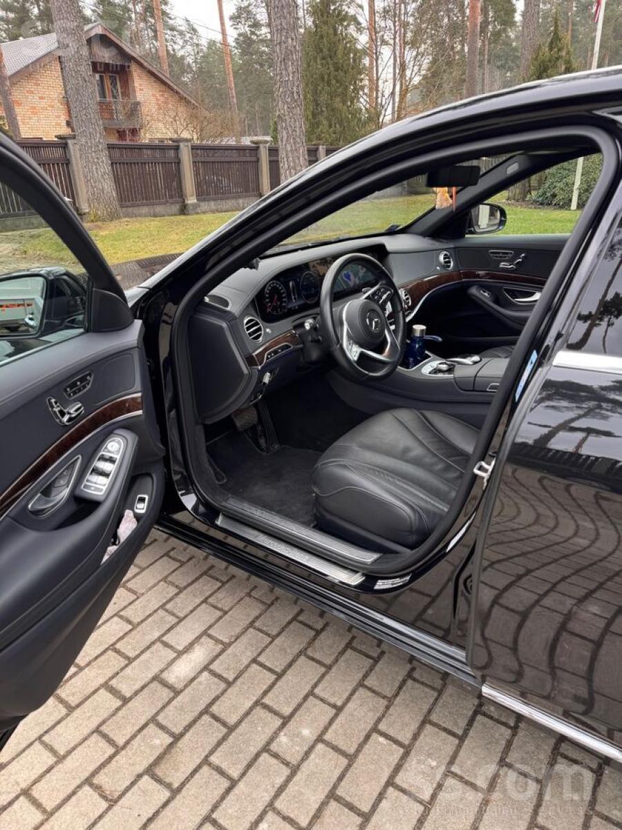 Black Mercedes-Benz S 400 2019 in Riga, with an engine capacity of 3.00 L and mileage of 74 thousand km for 56000 €, photo 17 on AUTOMOTO.COM.LV