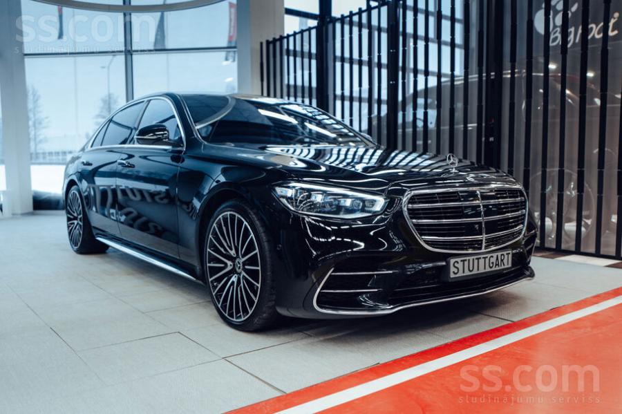 Черный Мерседес С 400 2021 в Рига, объемом двигателя 3.00 л и пробегом 82 тыс. км за 87000 €, фото 1 на AUTOMOTO.COM.LV