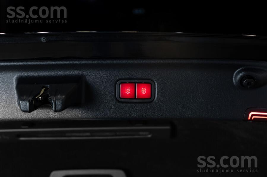 Melns Mercedes-Benz S 400 2021 Rīga, ar dzinēja tilpumu 3.00 L un nobraukumu 59 tūkst. km par 85000 €, foto 32 vietnē AUTOMOTO.COM.LV