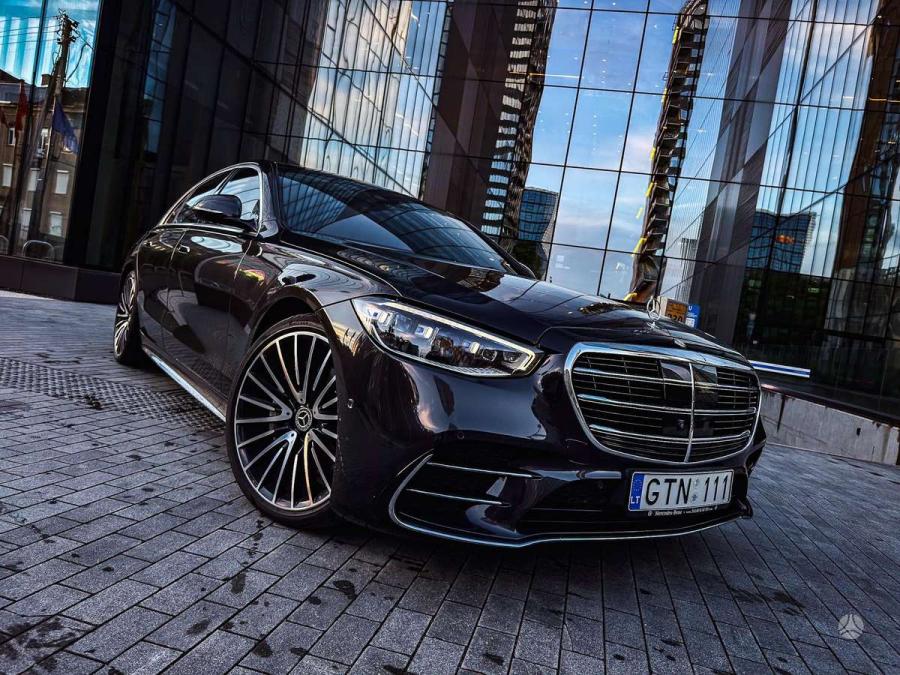Black Mercedes-Benz S 400 2021 in Vilnius, with an engine capacity of 2.93 L and mileage of 128 thousand km for 65500 €, photo 3 on AUTOMOTO.COM.LV