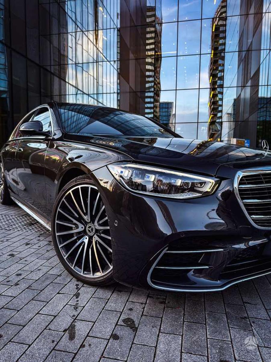 Black Mercedes-Benz S 400 2021 in Vilnius, with an engine capacity of 2.93 L and mileage of 128 thousand km for 65500 €, photo 8 on AUTOMOTO.COM.LV