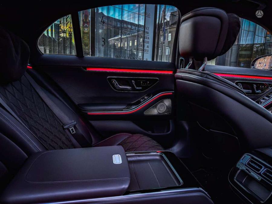 Black Mercedes-Benz S 400 2021 in Vilnius, with an engine capacity of 2.93 L and mileage of 128 thousand km for 65500 €, photo 11 on AUTOMOTO.COM.LV