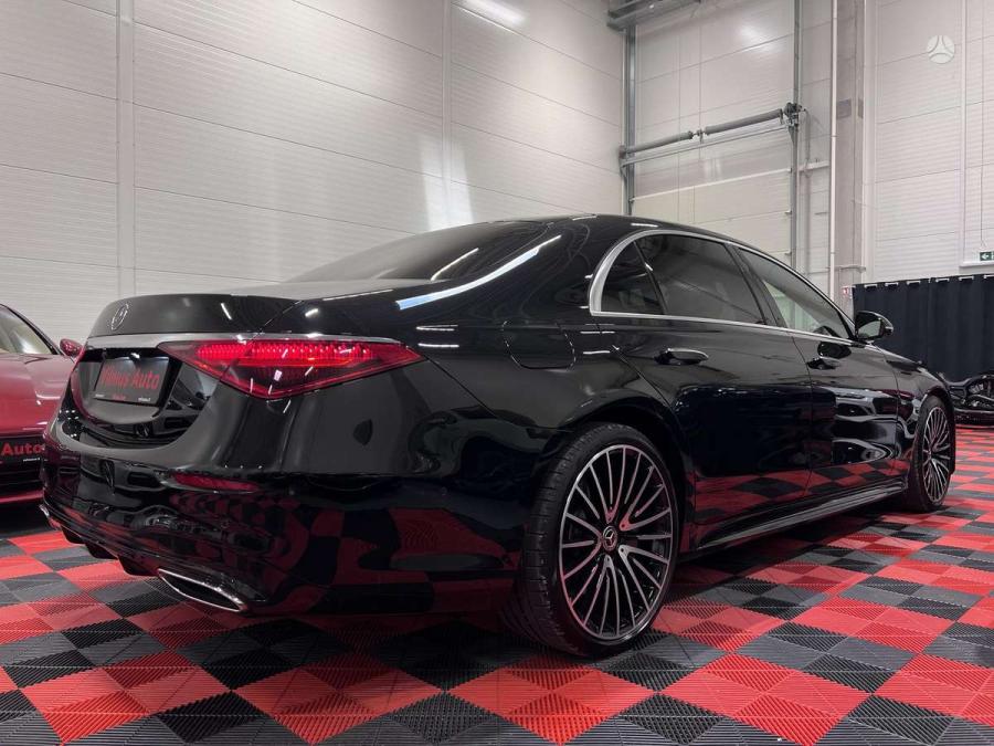 Black Mercedes-Benz S 400 2021 in Vilnius, with an engine capacity of 2.93 L and mileage of 109 thousand km for 80490 €, photo 5 on AUTOMOTO.COM.LV