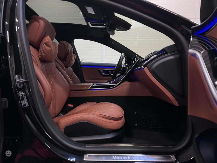 Black Mercedes-Benz S 400 2021 in Vilnius, with an engine capacity of 2.93 L and mileage of 109 thousand km for 80490 €, photo 19 on AUTOMOTO.COM.LV