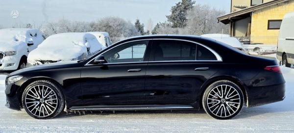 Black Mercedes-Benz S 400 2022 in Taurage, with an engine capacity of 3.00 L and mileage of 73 thousand km for 99999 €, photo 5 on AUTOMOTO.COM.LV