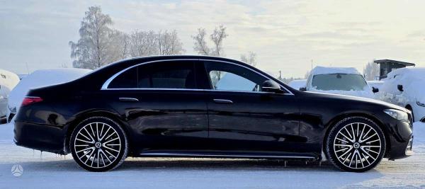 Black Mercedes-Benz S 400 2022 in Taurage, with an engine capacity of 3.00 L and mileage of 73 thousand km for 99999 €, photo 6 on AUTOMOTO.COM.LV