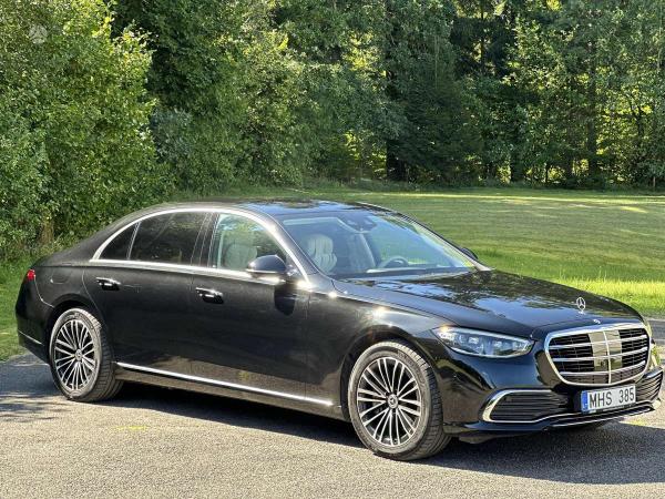 Black Mercedes-Benz S 400 2022 in Vilnius, with an engine capacity of 2.93 L and mileage of 69 thousand km for 83000 €, photo 3 on AUTOMOTO.COM.LV