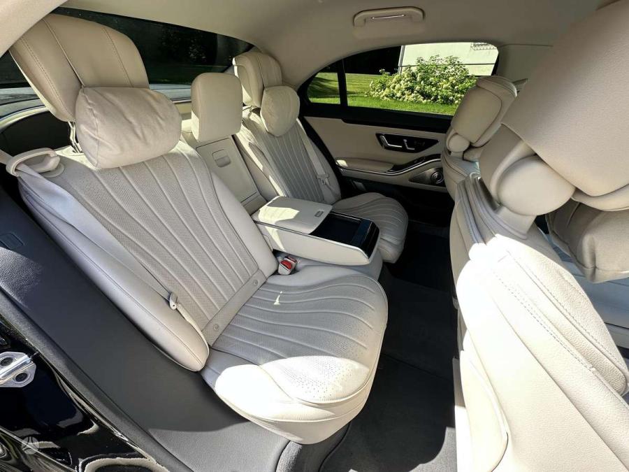 Black Mercedes-Benz S 400 2022 in Vilnius, with an engine capacity of 2.93 L and mileage of 69 thousand km for 83000 €, photo 18 on AUTOMOTO.COM.LV