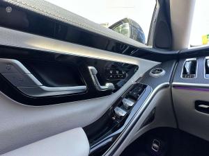 Black Mercedes-Benz S 400 2022 in Vilnius, with an engine capacity of 2.93 L and mileage of 69 thousand km for 83000 €, photo 25 on AUTOMOTO.COM.LV