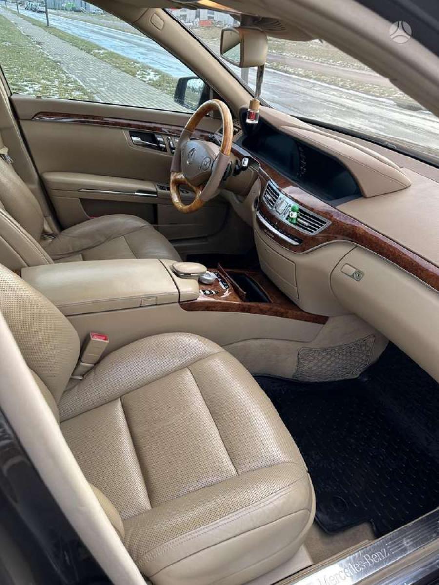 Brown Mercedes-Benz S 400 2010 in Kaunas, with an engine capacity of 3.50 L and mileage of 365 thousand km for 8000 €, photo 5 on AUTOMOTO.COM.LV