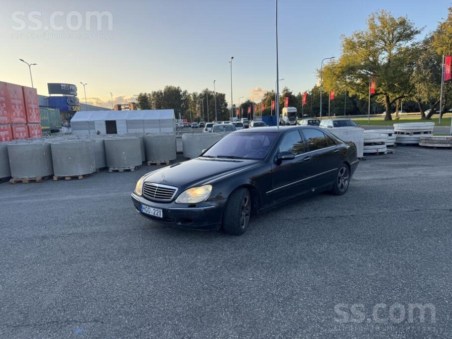 Серый Мерседес С 400 2001 в Рига, объемом двигателя 4.00 л и пробегом 380 тыс. км за 1400 €, фото 3 на AUTOMOTO.COM.LV