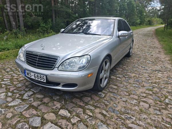Серый Мерседес С 400 2003 в Екабпилс, объемом двигателя 4.00 л и пробегом 238 тыс. км за 5200 €, фото 3 на AUTOMOTO.COM.LV