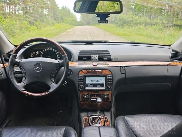 Серый Мерседес С 400 2003 в Екабпилс, объемом двигателя 4.00 л и пробегом 238 тыс. км за 5200 €, фото 9 на AUTOMOTO.COM.LV