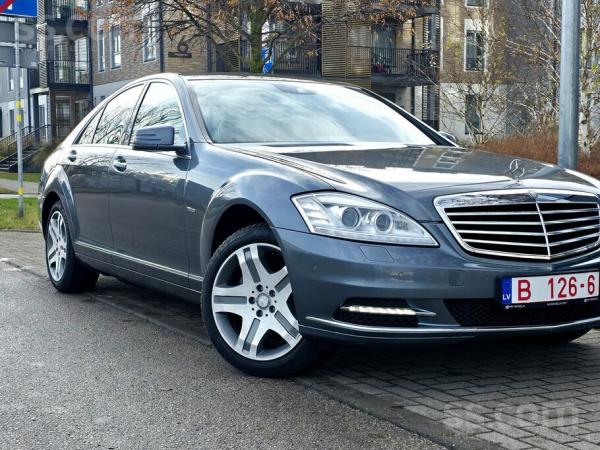 Grey Mercedes-Benz S 400 2009 in Riga, with an engine capacity of 3.50 L and mileage of 163 thousand km for 13300 €, photo 3 on AUTOMOTO.COM.LV