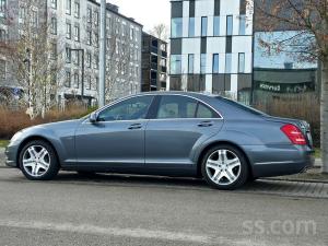 Grey Mercedes-Benz S 400 2009 in Riga, with an engine capacity of 3.50 L and mileage of 163 thousand km for 13300 €, photo 4 on AUTOMOTO.COM.LV