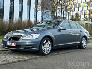 Grey Mercedes-Benz S 400 2009 in Riga, with an engine capacity of 3.50 L and mileage of 163 thousand km for 13300 €, photo 34 on AUTOMOTO.COM.LV