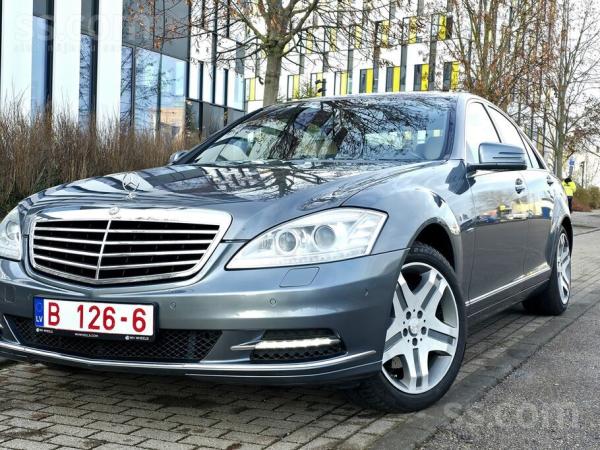 Grey Mercedes-Benz S 400 2009 in Riga, with an engine capacity of 3.50 L and mileage of 163 thousand km for 12300 €, photo 3 on AUTOMOTO.COM.LV