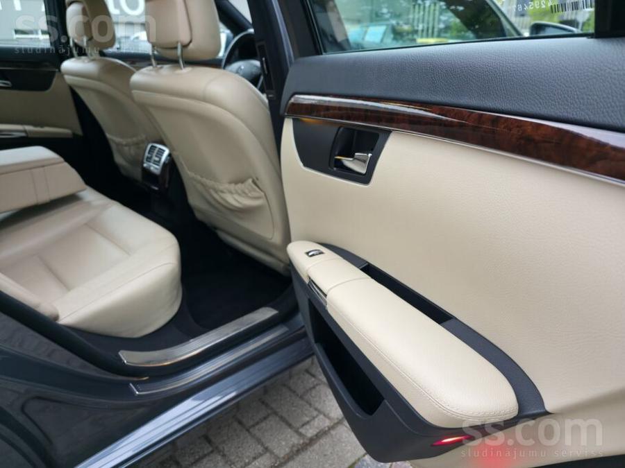 Grey Mercedes-Benz S 400 2009 in Riga, with an engine capacity of 3.50 L and mileage of 163 thousand km for 9850 €, photo 28 on AUTOMOTO.COM.LV