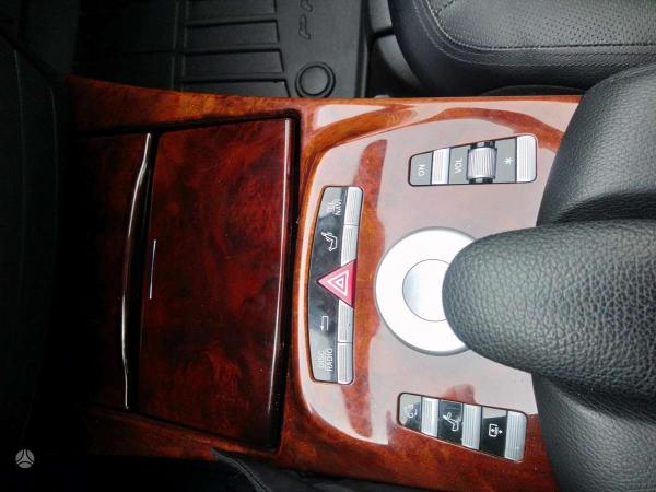 Grey Mercedes-Benz S 400 2010 in Vilnius, with an engine capacity of 3.50 L and mileage of 133 thousand km for 15900 €, photo 11 on AUTOMOTO.COM.LV