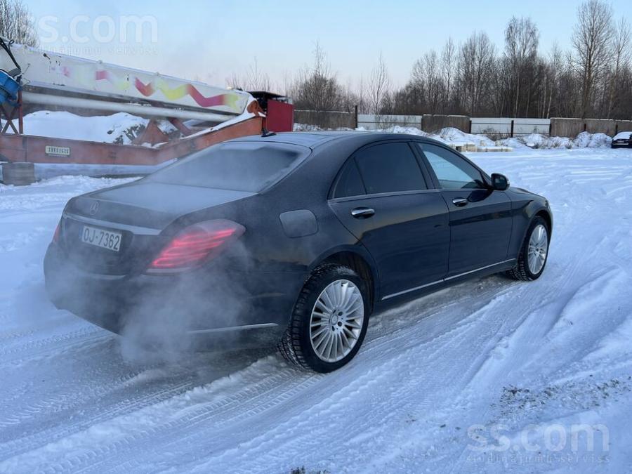 Grey Mercedes-Benz S 400 2013 in Riga, with an engine capacity of 3.50 L and mileage of 0 thousand km for 16500 €, photo 4 on AUTOMOTO.COM.LV