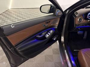 Серый Мерседес С 400 2018 в Мариямполе, объемом двигателя 2.93 л и пробегом 211 тыс. км за 38750 €, фото 23 на AUTOMOTO.COM.LV
