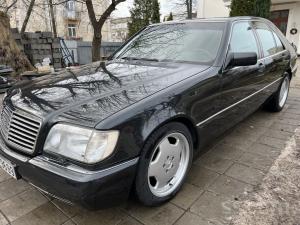 Black Mercedes-Benz s-420 1992 in Riga, with an engine capacity of 4.20 L and mileage of 385 thousand km for 10300 €, photo 3 on AUTOMOTO.COM.LV