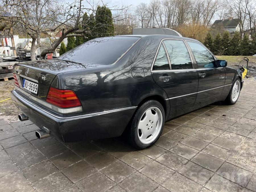 Black Mercedes-Benz s-420 1992 in Riga, with an engine capacity of 4.20 L and mileage of 385 thousand km for 10300 €, photo 5 on AUTOMOTO.COM.LV