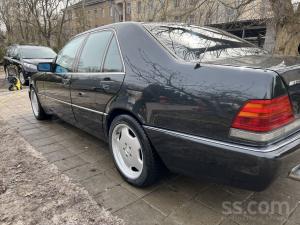 Black Mercedes-Benz s-420 1992 in Riga, with an engine capacity of 4.20 L and mileage of 385 thousand km for 10300 €, photo 6 on AUTOMOTO.COM.LV