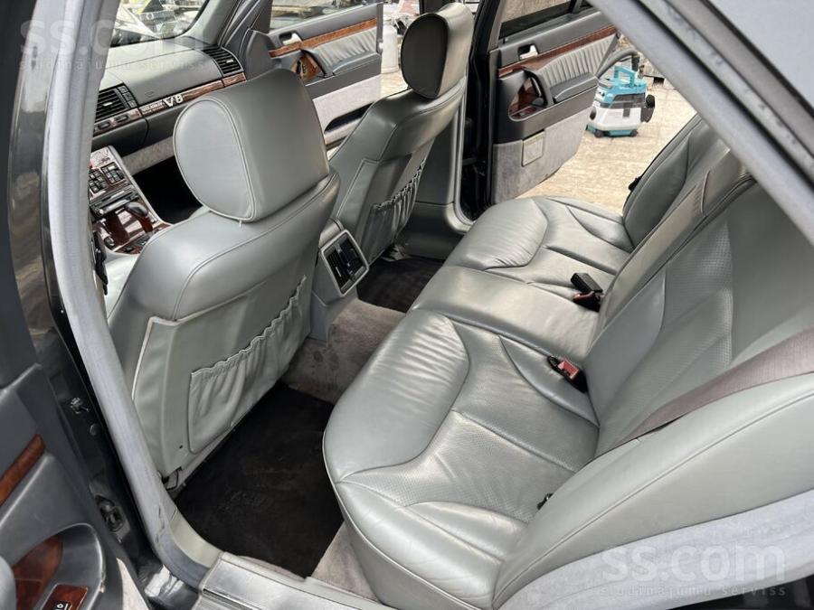 Black Mercedes-Benz s-420 1992 in Riga, with an engine capacity of 4.20 L and mileage of 385 thousand km for 10300 €, photo 10 on AUTOMOTO.COM.LV