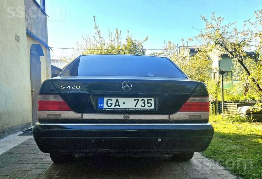 Black Mercedes-Benz s-420 1999 in Riga, with an engine capacity of 4.20 L and mileage of 289 thousand km for 3700 €, photo 4 on AUTOMOTO.COM.LV
