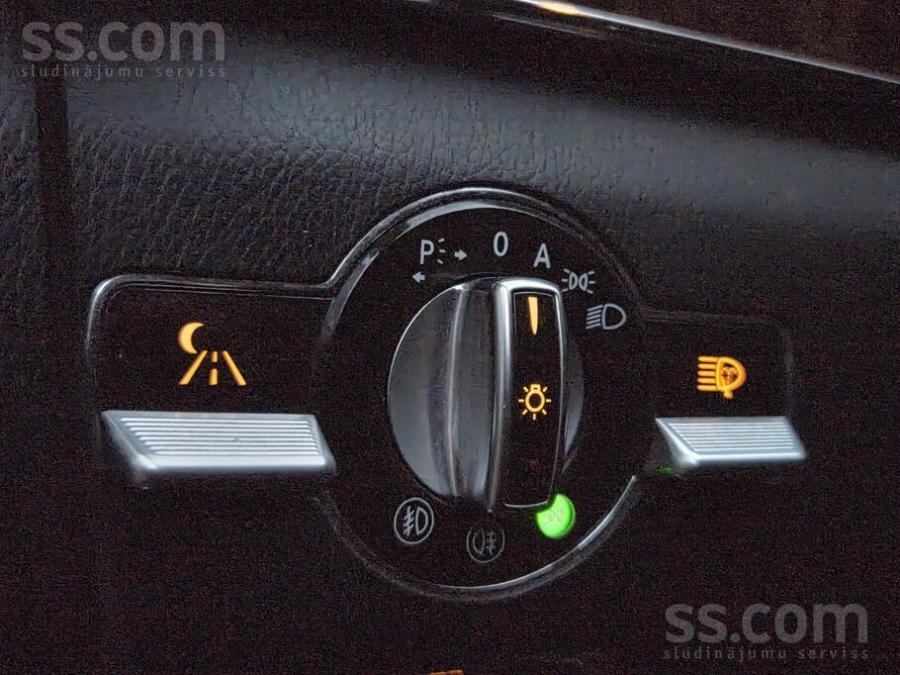 Black Mercedes-Benz s-420 2007 in Riga, with an engine capacity of 4.00 L and mileage of 319 thousand km for 8200 €, photo 8 on AUTOMOTO.COM.LV