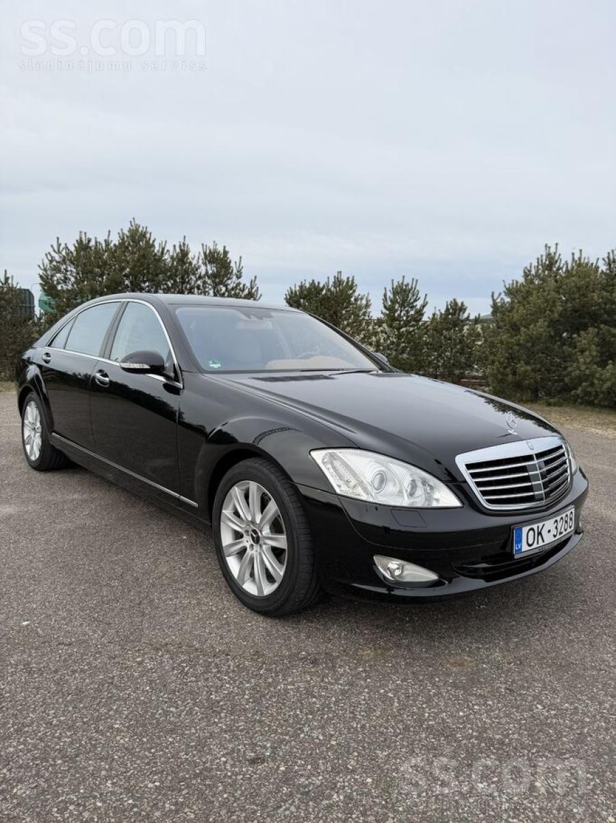 Black Mercedes-Benz s-420 2010 in Riga, with an engine capacity of 4.00 L and mileage of 152 thousand km for 17900 €, photo 3 on AUTOMOTO.COM.LV