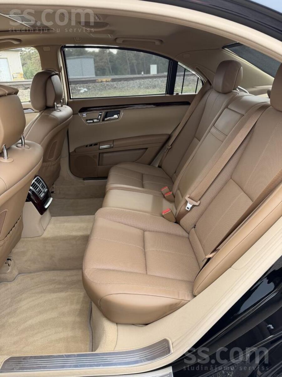 Black Mercedes-Benz s-420 2010 in Riga, with an engine capacity of 4.00 L and mileage of 152 thousand km for 17900 €, photo 13 on AUTOMOTO.COM.LV