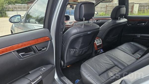 Blue Mercedes-Benz s-420 2007 in Riga, with an engine capacity of 4.00 L and mileage of 123 thousand km for 8600 €, photo 10 on AUTOMOTO.COM.LV
