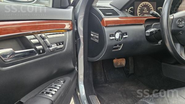 Blue Mercedes-Benz s-420 2007 in Riga, with an engine capacity of 4.00 L and mileage of 123 thousand km for 8600 €, photo 11 on AUTOMOTO.COM.LV