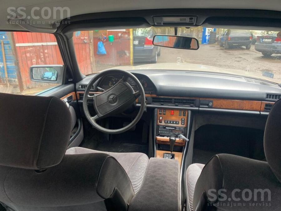 Brown Mercedes-Benz s-420 1988 in Riga, with an engine capacity of 4.20 L and mileage of 114 thousand km for 12000 €, photo 9 on AUTOMOTO.COM.LV