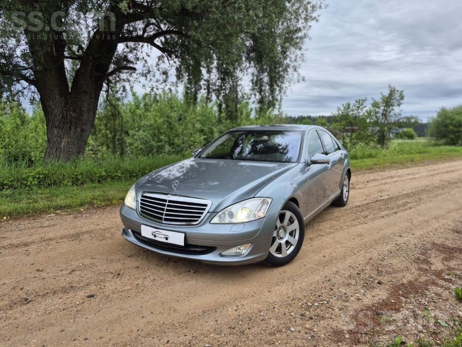 Grey Mercedes-Benz s-420 2007 in Riga, with an engine capacity of 4.00 L and mileage of 113 thousand km for 13500 €, photo 1 on AUTOMOTO.COM.LV