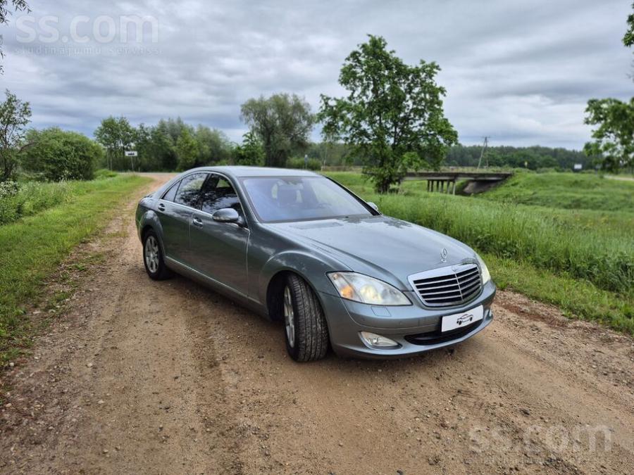 Grey Mercedes-Benz s-420 2007 in Riga, with an engine capacity of 4.00 L and mileage of 113 thousand km for 13500 €, photo 2 on AUTOMOTO.COM.LV
