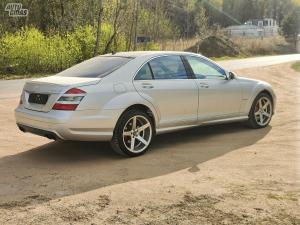 Pelēks Mercedes-Benz s-420 2009 Viļņa, ar dzinēja tilpumu 4.00 L un nobraukumu 395 tūkst. km par 3800 €, foto 4 vietnē AUTOMOTO.COM.LV